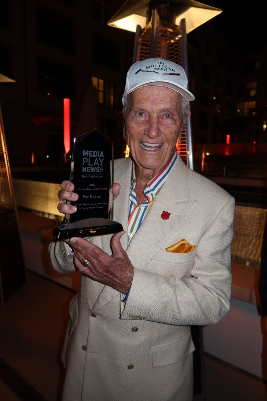 Pat Boone On Golden Girls Benson Boone Says Everything Taylor Swift
