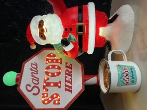 “A VERY DANDY HOLIDAY” POP-UP BAR HAPPENING AT THE DANDY CROWN IN CHICAGO