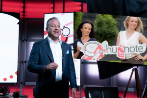 Song-greeting App Saves Christmas amid US Storm Travel Chaos