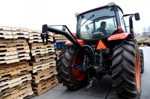 Online Attachment Giant Innovates Boom Poles - AFV NEWS