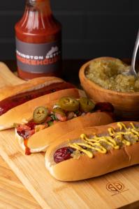 CHICAGO PITMASTER & FOOD NETWORK STAR DOMINIQUE LEACH LAUNCHES RETAIL ...
