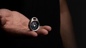 The World's First Interchangeable Coin-Sized Compass by Septem Studio ...
