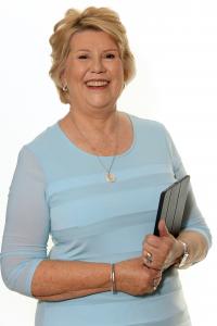 Dr Robyn Thompson Receives Order Of Australia Medal For Contributions ...