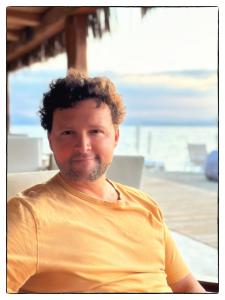 Sarantos Releases First Single of the New Year "Rain Guitar"