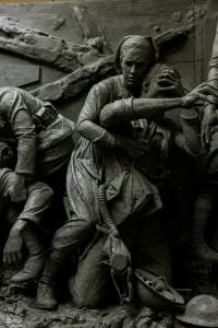 MASTER SCULPTOR SABIN HOWARD TELLS THE HERO’S JOURNEY STORY THROUGH WWI SOLDIERS AND NURSES