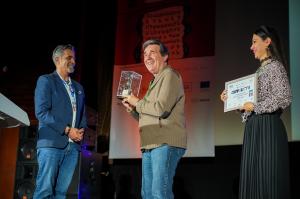 ReA Fest awarded Kirk Wise, a famous feature animation director with ...