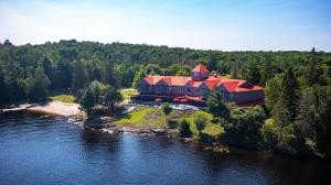 Muskoka, Canadaâ€™s Whitestone Resort, Primed as a Luxury Lodge or ...