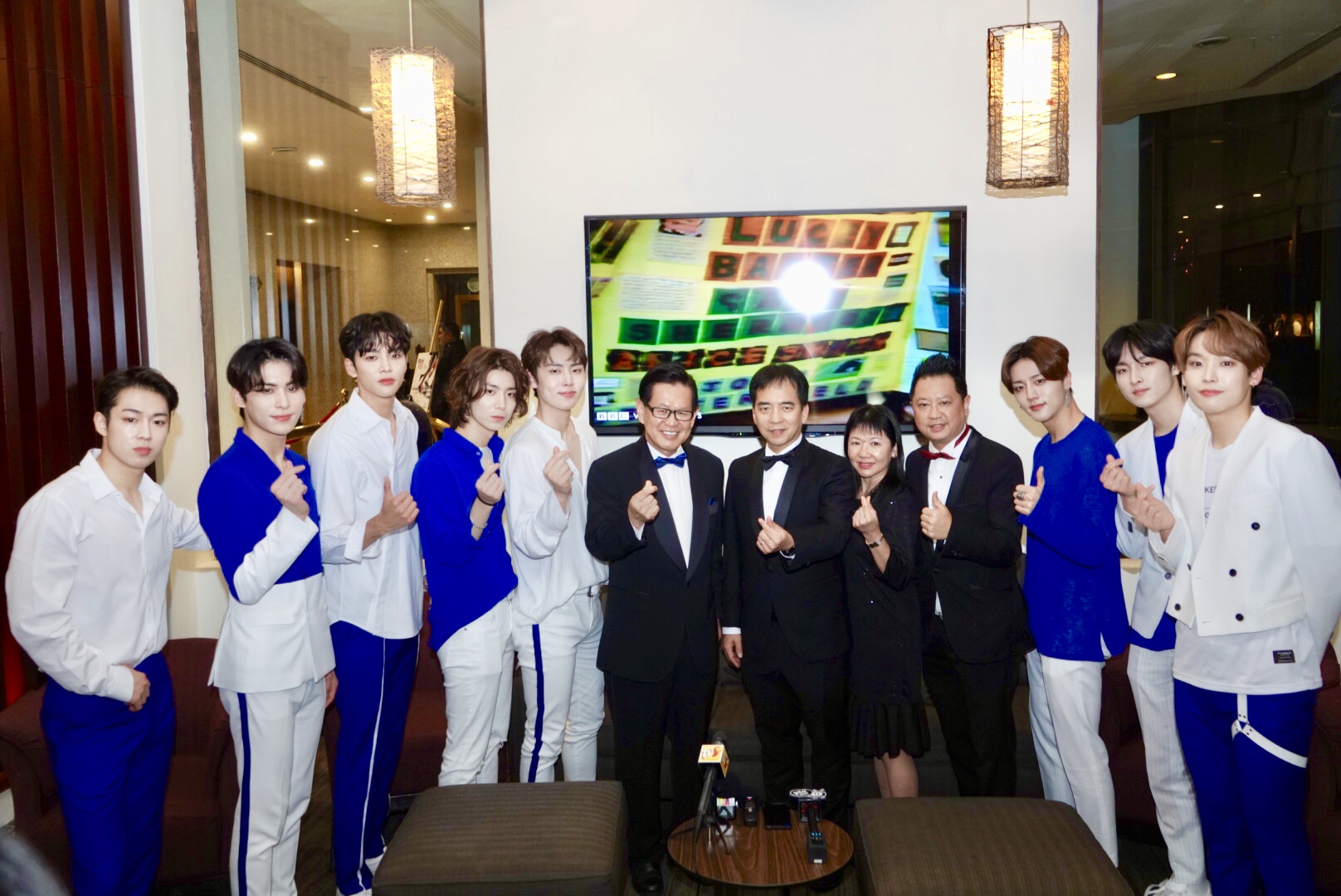 SARAWAKIANS AND THE GLOBAL COMMUNITY CELEBRATES THE BESTOWMENT OF ...